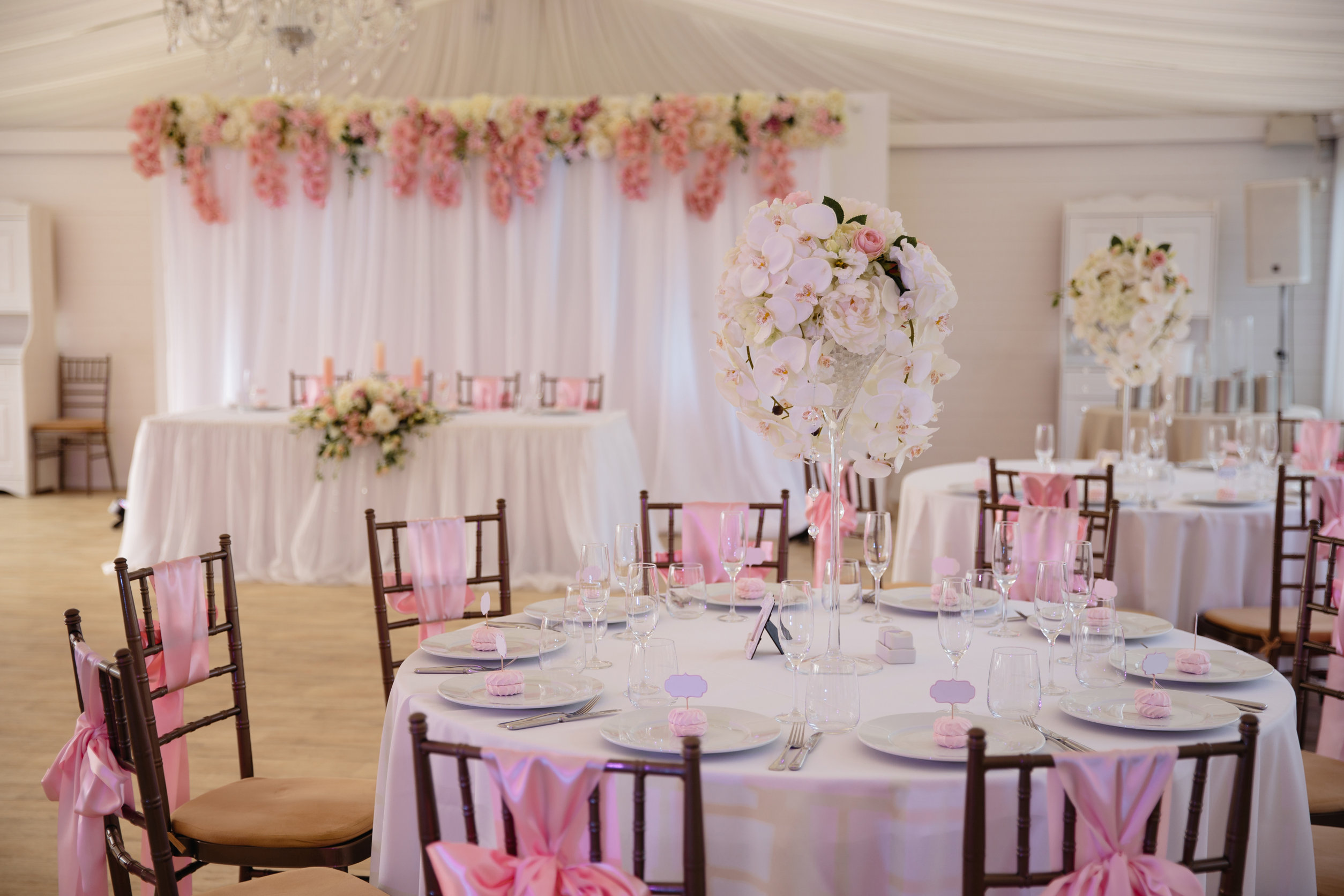 Use These 6 Creative Wedding Reception Ideas to Enhance Your Wedding